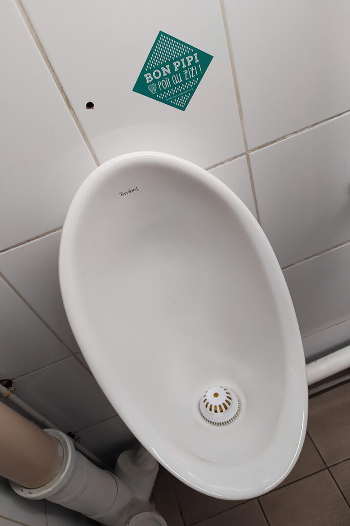 Bon Pipi Poil Au Zizi Poil Aux Dents